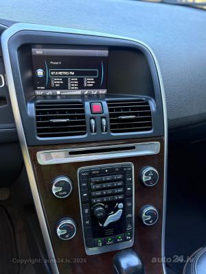 Melns Volvo XC60 2011 Tallina, ar dzinēja tilpumu 2.40 L un nobraukumu 383 tūkst. km par 7390 €, foto 15 vietnē AUTOMOTO.COM.LV