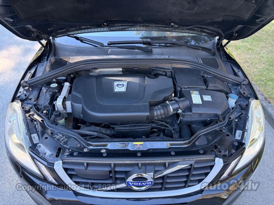 Melns Volvo XC60 2011 Tallina, ar dzinēja tilpumu 2.40 L un nobraukumu 383 tūkst. km par 7390 €, foto 18 vietnē AUTOMOTO.COM.LV