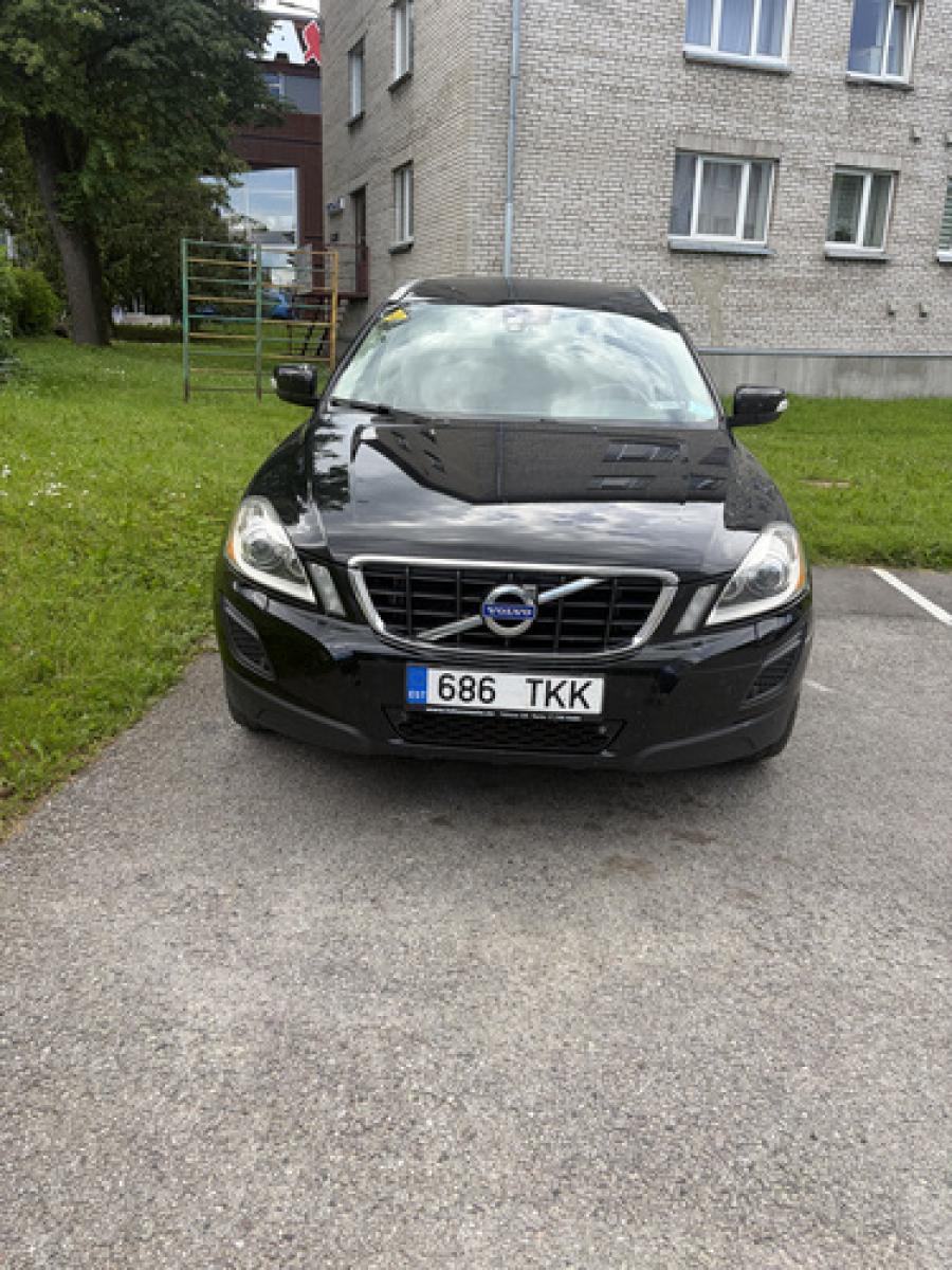 Melns Volvo XC60 2011 Kohtla-Jerve, ar dzinēja tilpumu 2.40 L un nobraukumu 261 tūkst. km par 8500 €, foto 4 vietnē AUTOMOTO.COM.LV