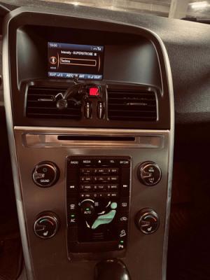Melns Volvo XC60 2011 Kohtla-Jerve, ar dzinēja tilpumu 2.40 L un nobraukumu 261 tūkst. km par 8500 €, foto 8 vietnē AUTOMOTO.COM.LV