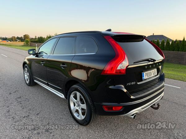 Melns Volvo XC60 2011 Tallina, ar dzinēja tilpumu 2.40 L un nobraukumu 275 tūkst. km par 10990 €, foto 4 vietnē AUTOMOTO.COM.LV