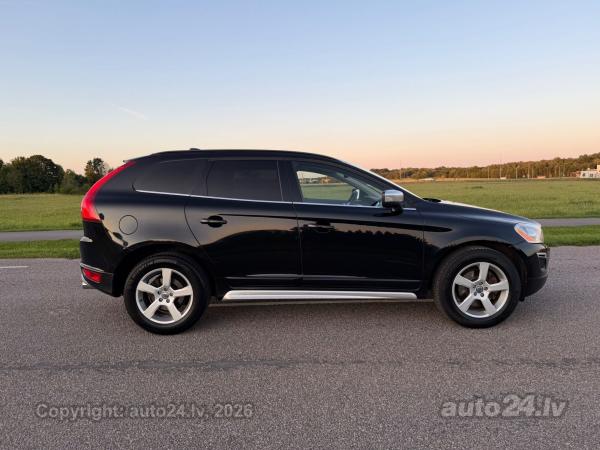 Melns Volvo XC60 2011 Tallina, ar dzinēja tilpumu 2.40 L un nobraukumu 275 tūkst. km par 10990 €, foto 9 vietnē AUTOMOTO.COM.LV