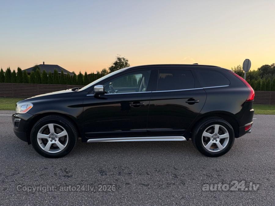 Melns Volvo XC60 2011 Tallina, ar dzinēja tilpumu 2.40 L un nobraukumu 275 tūkst. km par 10990 €, foto 12 vietnē AUTOMOTO.COM.LV
