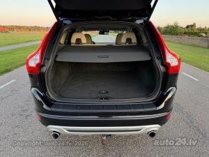Melns Volvo XC60 2011 Tallina, ar dzinēja tilpumu 2.40 L un nobraukumu 275 tūkst. km par 10990 €, foto 15 vietnē AUTOMOTO.COM.LV