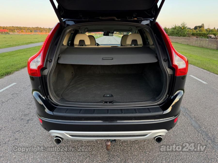 Melns Volvo XC60 2011 Tallina, ar dzinēja tilpumu 2.40 L un nobraukumu 275 tūkst. km par 10990 €, foto 15 vietnē AUTOMOTO.COM.LV