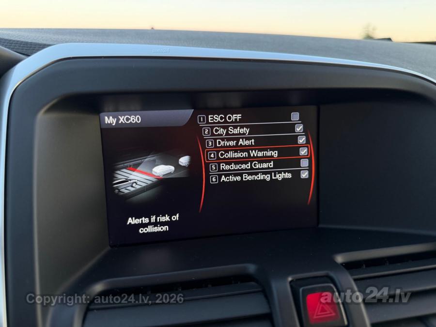 Melns Volvo XC60 2011 Tallina, ar dzinēja tilpumu 2.40 L un nobraukumu 275 tūkst. km par 10990 €, foto 24 vietnē AUTOMOTO.COM.LV