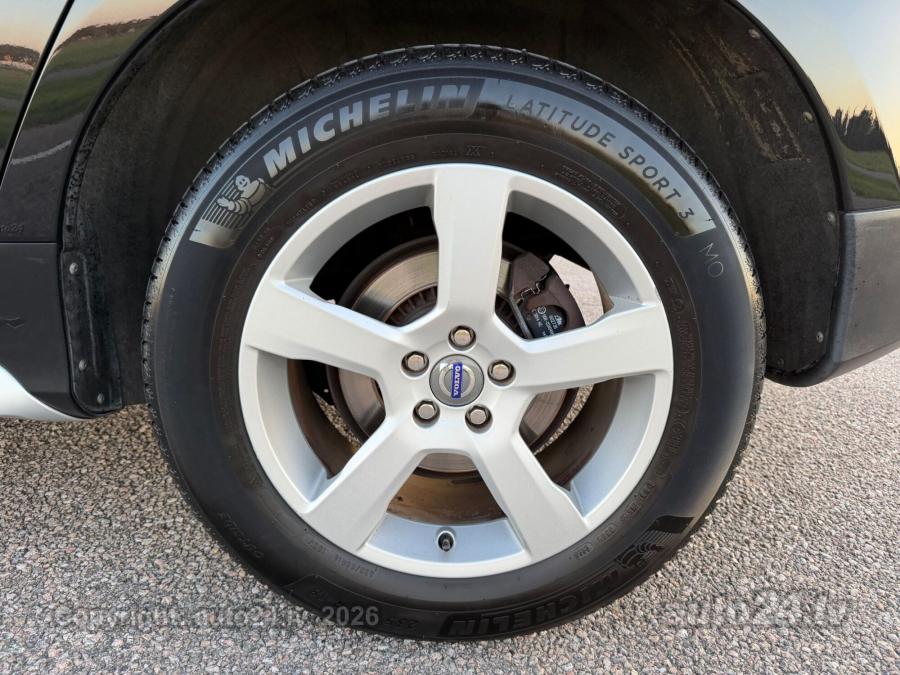 Melns Volvo XC60 2011 Tallina, ar dzinēja tilpumu 2.40 L un nobraukumu 275 tūkst. km par 10990 €, foto 30 vietnē AUTOMOTO.COM.LV