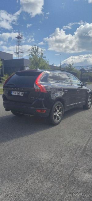 Melns Volvo XC60 2011 Narva, ar dzinēja tilpumu 2.40 L un nobraukumu 260 tūkst. km par 8000 €, foto 6 vietnē AUTOMOTO.COM.LV