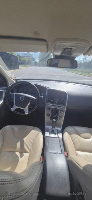Melns Volvo XC60 2011 Narva, ar dzinēja tilpumu 2.40 L un nobraukumu 260 tūkst. km par 8000 €, foto 12 vietnē AUTOMOTO.COM.LV