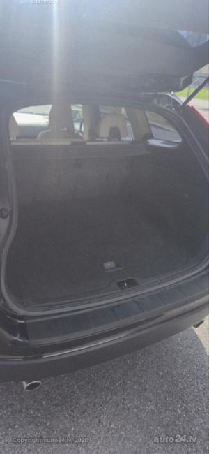 Melns Volvo XC60 2011 Narva, ar dzinēja tilpumu 2.40 L un nobraukumu 260 tūkst. km par 8000 €, foto 13 vietnē AUTOMOTO.COM.LV