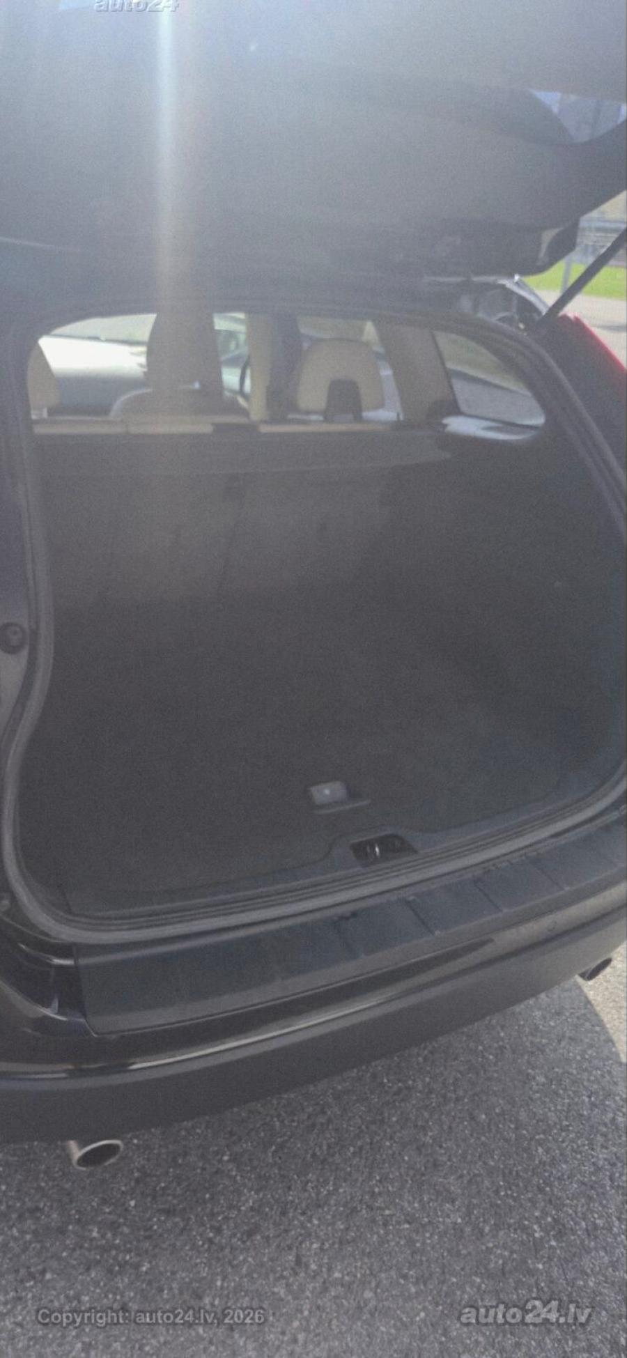 Melns Volvo XC60 2011 Narva, ar dzinēja tilpumu 2.40 L un nobraukumu 260 tūkst. km par 8000 €, foto 13 vietnē AUTOMOTO.COM.LV