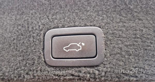 Black Volvo XC60 2011 in Tartu, with an engine capacity of 2.00 L and mileage of 216 thousand km for 9590 €, photo 8 on AUTOMOTO.COM.LV