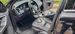 Black Volvo XC60 2012 in Alytus, with an engine capacity of 2.00 L and mileage of 200 thousand km for 9600 €, photo 7 on AUTOMOTO.COM.LV