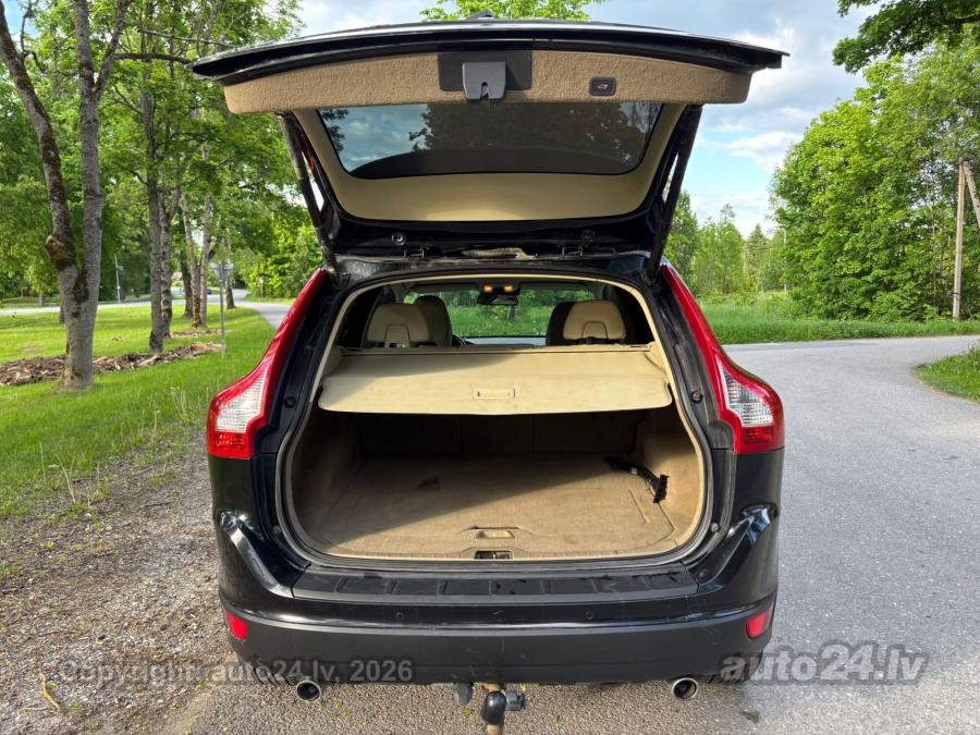 Melns Volvo XC60 2012 Pērnava, ar dzinēja tilpumu 2.40 L un nobraukumu 336 tūkst. km par 8200 €, foto 8 vietnē AUTOMOTO.COM.LV