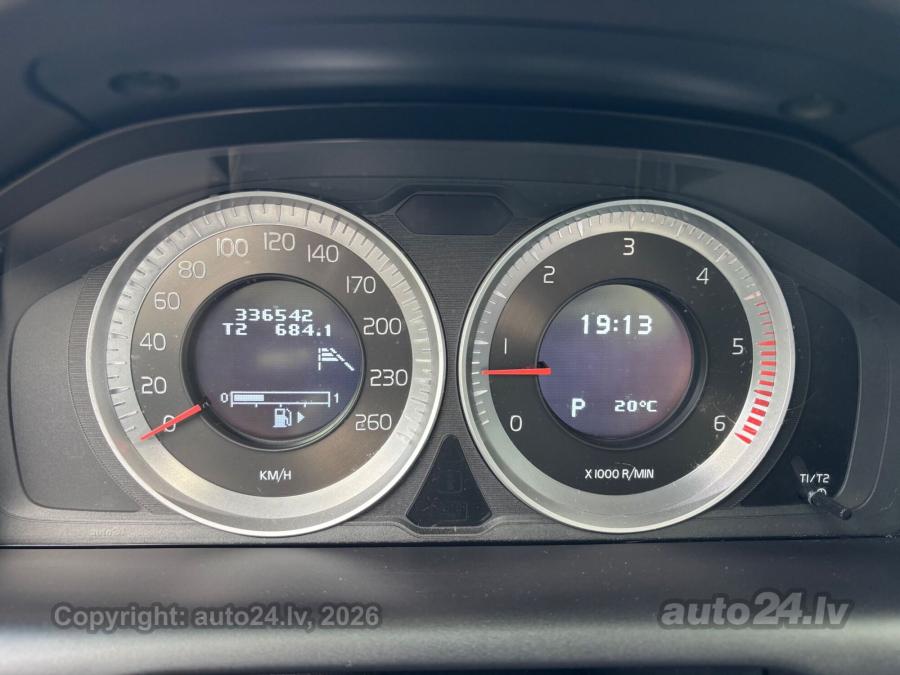 Melns Volvo XC60 2012 Pērnava, ar dzinēja tilpumu 2.40 L un nobraukumu 336 tūkst. km par 8200 €, foto 12 vietnē AUTOMOTO.COM.LV