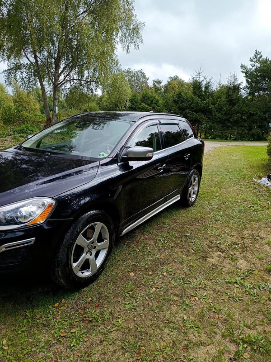 Black Volvo XC60 2012 in Tallinn, with an engine capacity of 0.00 L and mileage of 259 thousand km for 8500 €, photo 12 on AUTOMOTO.COM.LV