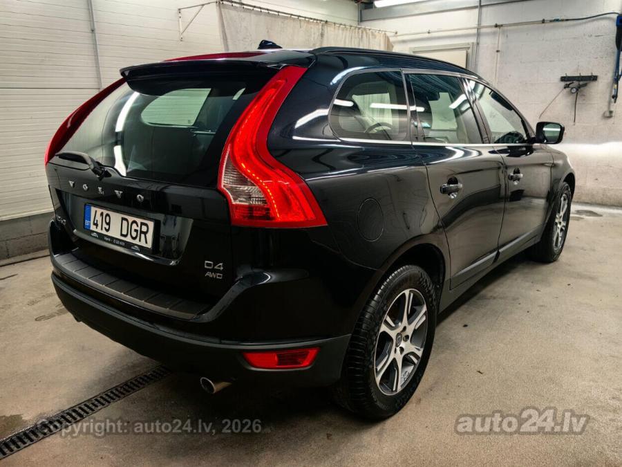 Black Volvo XC60 2013 in Viljandi, with an engine capacity of 2.40 L and mileage of 327 thousand km for 9490 €, photo 12 on AUTOMOTO.COM.LV