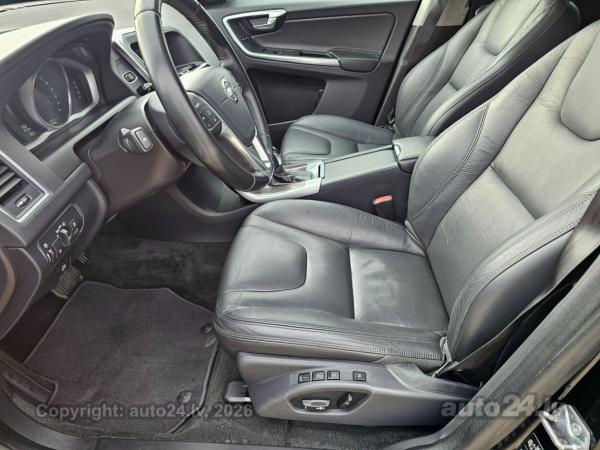 Melns Volvo XC60 2013 Tartu, ar dzinēja tilpumu 2.00 L un nobraukumu 220 tūkst. km par 9990 €, foto 8 vietnē AUTOMOTO.COM.LV