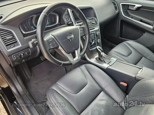 Melns Volvo XC60 2013 Tartu, ar dzinēja tilpumu 2.00 L un nobraukumu 220 tūkst. km par 9990 €, foto 9 vietnē AUTOMOTO.COM.LV