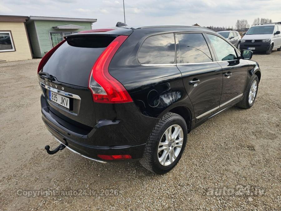 Melns Volvo XC60 2013 Tartu, ar dzinēja tilpumu 2.00 L un nobraukumu 220 tūkst. km par 9990 €, foto 5 vietnē AUTOMOTO.COM.LV
