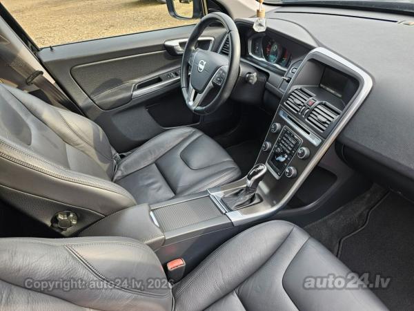 Melns Volvo XC60 2013 Tartu, ar dzinēja tilpumu 2.00 L un nobraukumu 220 tūkst. km par 9990 €, foto 11 vietnē AUTOMOTO.COM.LV