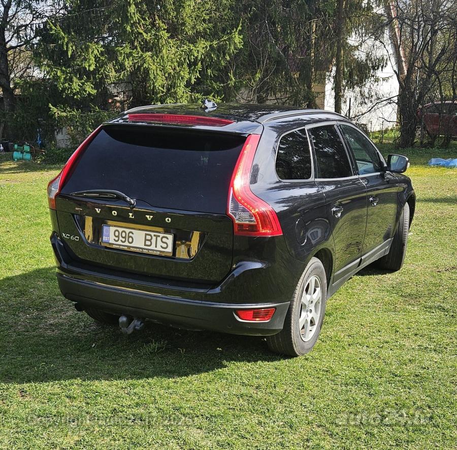 Black Volvo XC60 2013 in Tallinn, with an engine capacity of 2.00 L and mileage of 283 thousand km for 9290 €, photo 6 on AUTOMOTO.COM.LV
