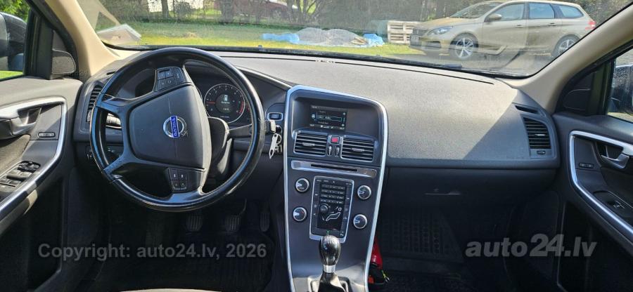 Black Volvo XC60 2013 in Tallinn, with an engine capacity of 2.00 L and mileage of 283 thousand km for 9290 €, photo 11 on AUTOMOTO.COM.LV