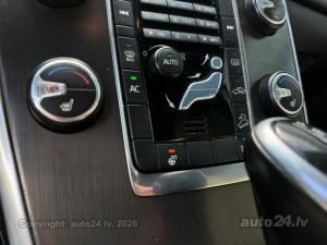 Melns Volvo XC60 2013 Tallina, ar dzinēja tilpumu 2.40 L un nobraukumu 303 tūkst. km par 10399 €, foto 14 vietnē AUTOMOTO.COM.LV