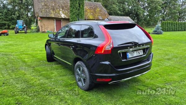 Melns Volvo XC60 2013 Tartu, ar dzinēja tilpumu 2.40 L un nobraukumu 271 tūkst. km par 12800 €, foto 6 vietnē AUTOMOTO.COM.LV