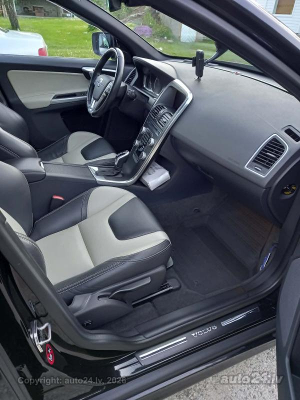 Melns Volvo XC60 2014 Tallina, ar dzinēja tilpumu 2.40 L un nobraukumu 265 tūkst. km par 13200 €, foto 5 vietnē AUTOMOTO.COM.LV
