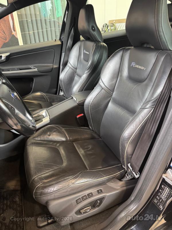 Melns Volvo XC60 2014 Rakvere, ar dzinēja tilpumu 2.40 L un nobraukumu 357 tūkst. km par 10800 €, foto 5 vietnē AUTOMOTO.COM.LV