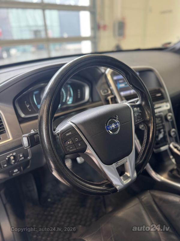 Melns Volvo XC60 2014 Rakvere, ar dzinēja tilpumu 2.40 L un nobraukumu 357 tūkst. km par 10800 €, foto 6 vietnē AUTOMOTO.COM.LV