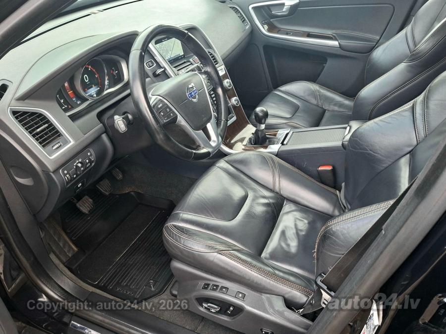 Melns Volvo XC60 2014 Tartu, ar dzinēja tilpumu 2.00 L un nobraukumu 266 tūkst. km par 10990 €, foto 8 vietnē AUTOMOTO.COM.LV