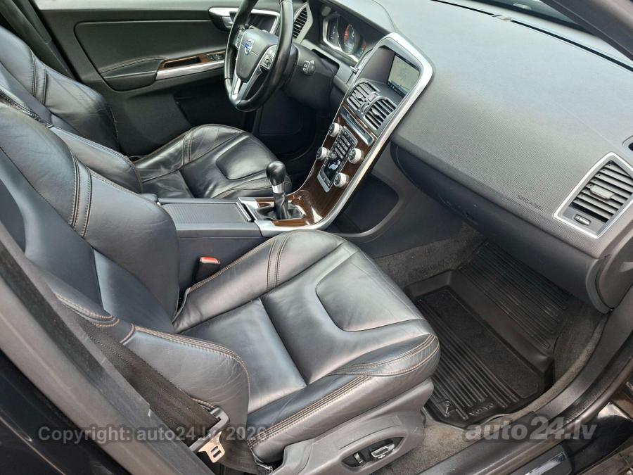 Melns Volvo XC60 2014 Tartu, ar dzinēja tilpumu 2.00 L un nobraukumu 266 tūkst. km par 10990 €, foto 9 vietnē AUTOMOTO.COM.LV