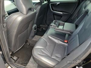 Melns Volvo XC60 2014 Tartu, ar dzinēja tilpumu 2.00 L un nobraukumu 266 tūkst. km par 10990 €, foto 11 vietnē AUTOMOTO.COM.LV