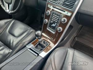 Melns Volvo XC60 2014 Tartu, ar dzinēja tilpumu 2.00 L un nobraukumu 266 tūkst. km par 10990 €, foto 14 vietnē AUTOMOTO.COM.LV