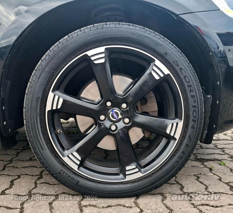 Melns Volvo XC60 2014 Tartu, ar dzinēja tilpumu 2.00 L un nobraukumu 266 tūkst. km par 10990 €, foto 18 vietnē AUTOMOTO.COM.LV