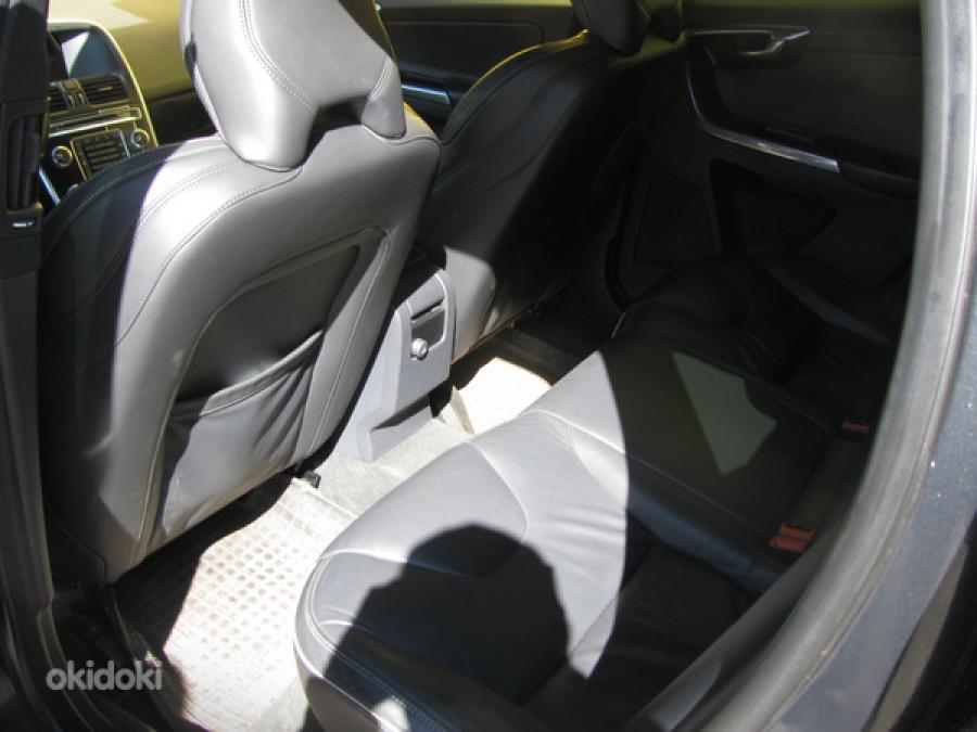 Melns Volvo XC60 2015 Sillamē, ar dzinēja tilpumu 2.00 L un nobraukumu 245 tūkst. km par 9700 €, foto 8 vietnē AUTOMOTO.COM.LV