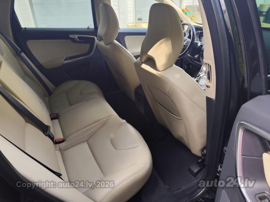 Черный Вольво ХС60 2016 в Пайде, объемом двигателя 2.00 л и пробегом 190 тыс. км за 14990 €, фото 21 на AUTOMOTO.COM.LV