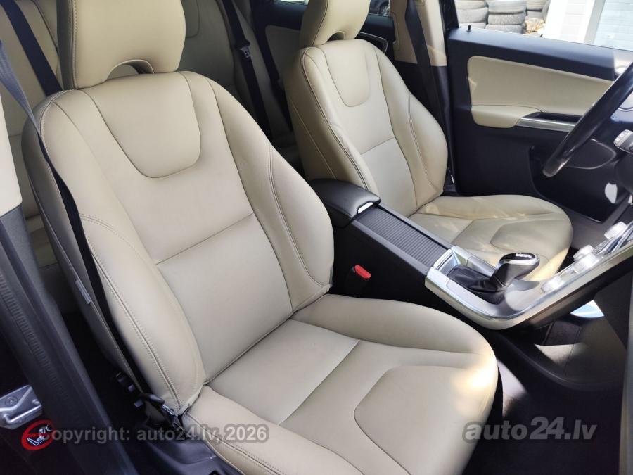 Черный Вольво ХС60 2016 в Пайде, объемом двигателя 2.00 л и пробегом 190 тыс. км за 14990 €, фото 23 на AUTOMOTO.COM.LV
