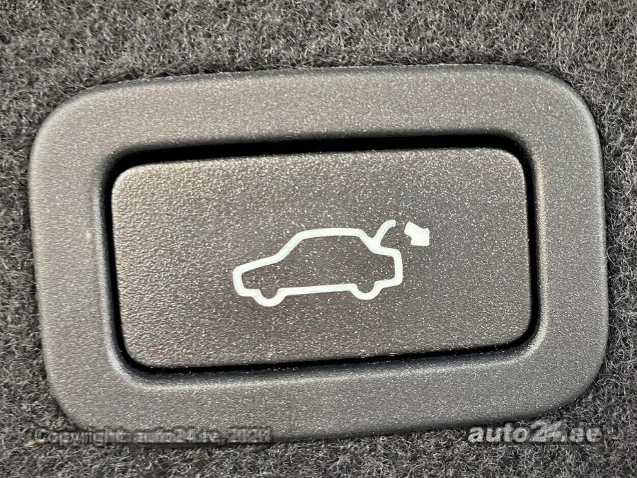 Melns Volvo XC60 2016 Tallina, ar dzinēja tilpumu 0.00 L un nobraukumu 131 tūkst. km par 14950 €, foto 13 vietnē AUTOMOTO.COM.LV