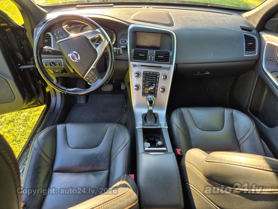 Melns Volvo XC60 2017 Tallina, ar dzinēja tilpumu 2.00 L un nobraukumu 258 tūkst. km par 17000 €, foto 7 vietnē AUTOMOTO.COM.LV