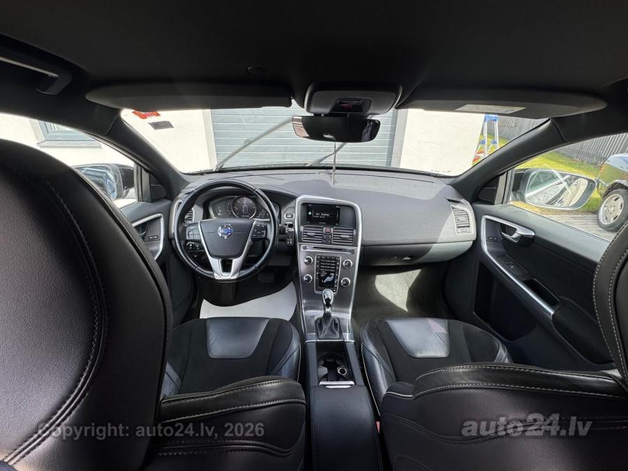 Black Volvo XC60 2017 in Tallinn, with an engine capacity of 2.40 L and mileage of 268 thousand km for 10999 €, photo 14 on AUTOMOTO.COM.LV