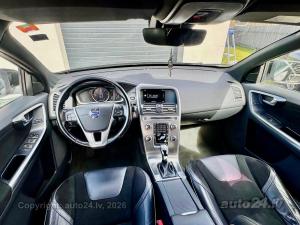 Black Volvo XC60 2017 in Tallinn, with an engine capacity of 2.40 L and mileage of 268 thousand km for 10999 €, photo 16 on AUTOMOTO.COM.LV