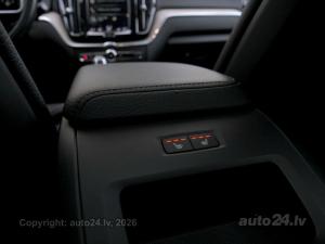 Black Volvo XC60 2018 in Tallinn, with an engine capacity of 2.00 L and mileage of 163 thousand km for 27900 €, photo 12 on AUTOMOTO.COM.LV