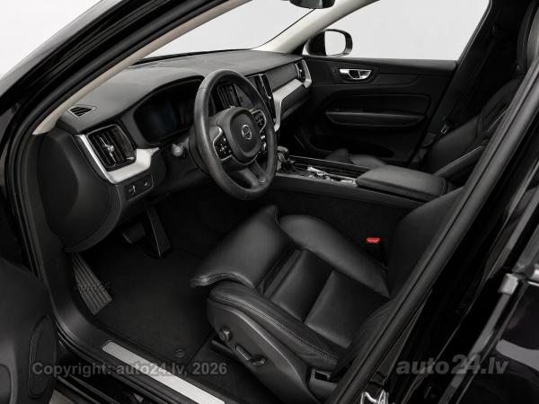 Black Volvo XC60 2018 in Tartu, with an engine capacity of 2.00 L and mileage of 220 thousand km for 18500 €, photo 3 on AUTOMOTO.COM.LV