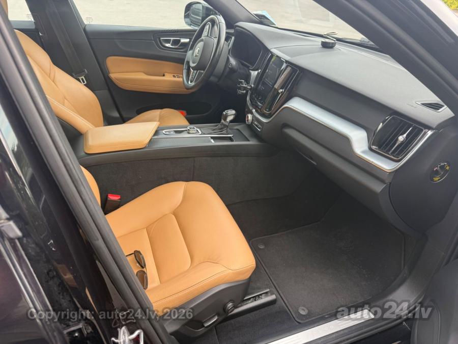 Melns Volvo XC60 2018 Tallina, ar dzinēja tilpumu 2.00 L un nobraukumu 160 tūkst. km par 25900 €, foto 4 vietnē AUTOMOTO.COM.LV