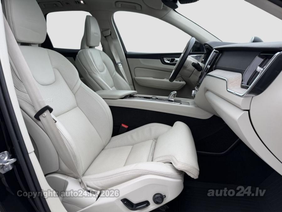 Melns Volvo XC60 2019 Pērnava, ar dzinēja tilpumu 2.00 L un nobraukumu 126 tūkst. km par 31900 €, foto 5 vietnē AUTOMOTO.COM.LV