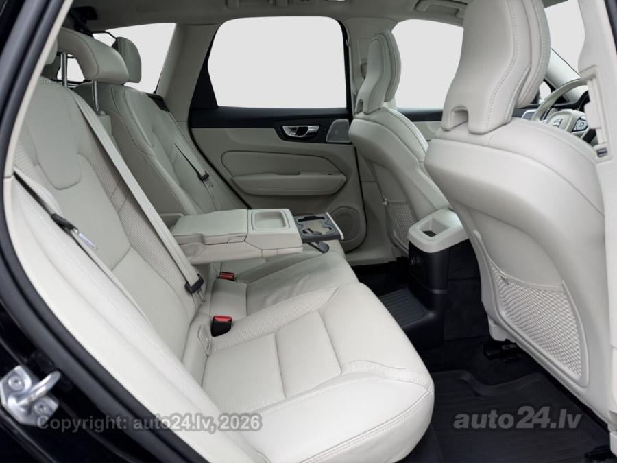 Melns Volvo XC60 2019 Pērnava, ar dzinēja tilpumu 2.00 L un nobraukumu 126 tūkst. km par 31900 €, foto 7 vietnē AUTOMOTO.COM.LV