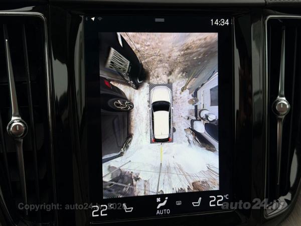 Black Volvo XC60 2019 in Parnu, with an engine capacity of 2.00 L and mileage of 126 thousand km for 31900 €, photo 11 on AUTOMOTO.COM.LV